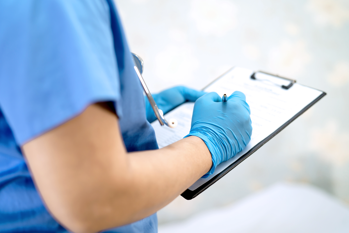 Your Must-Have Crash Cart And Supply Checklist - KbPort Healthcare